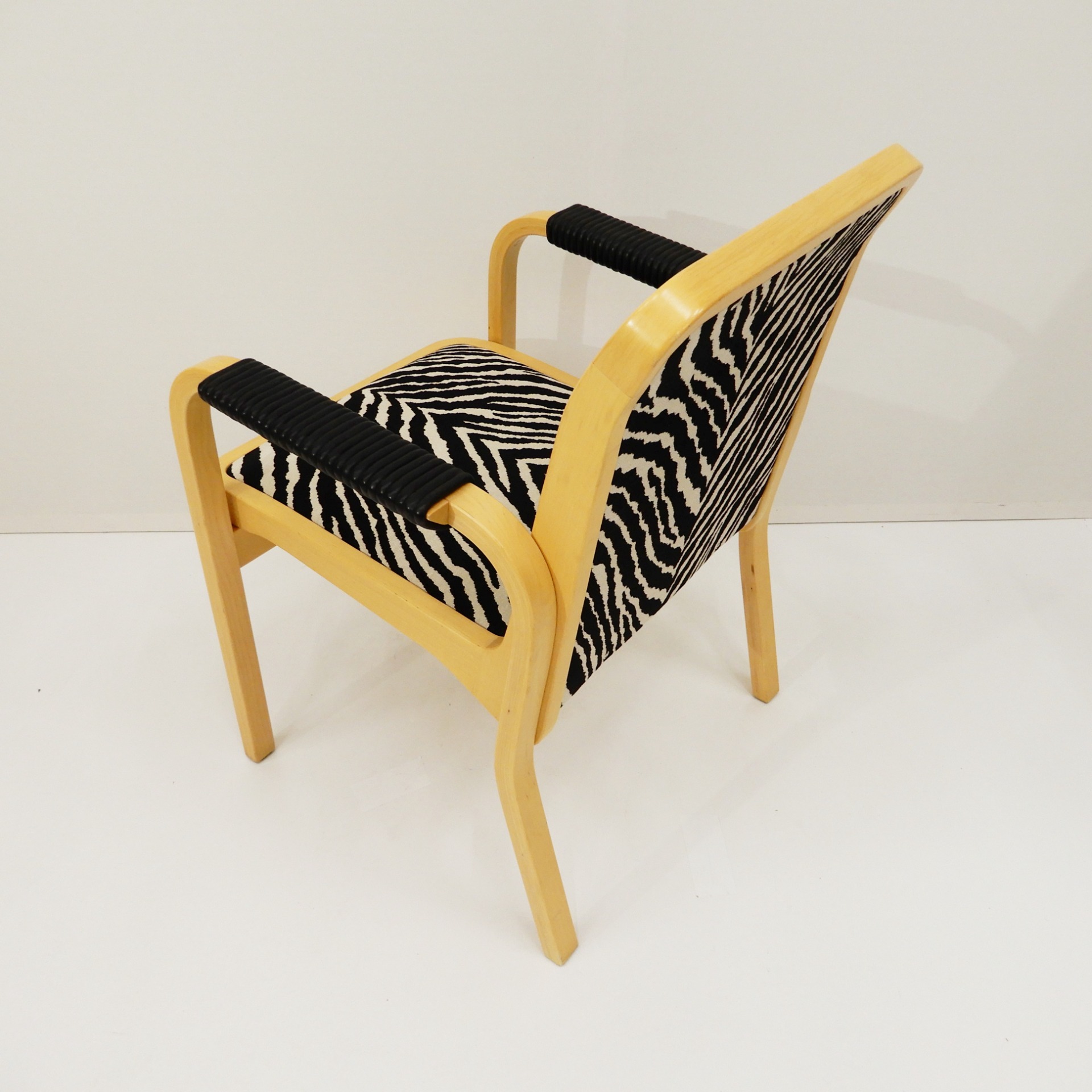 Artek E45 nojatuoli