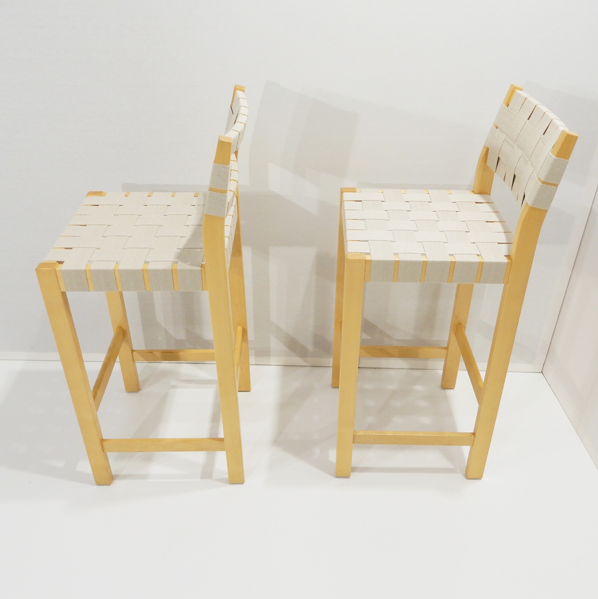 Artek 617 Baarituoli, koivu/vaalea tuolivyö