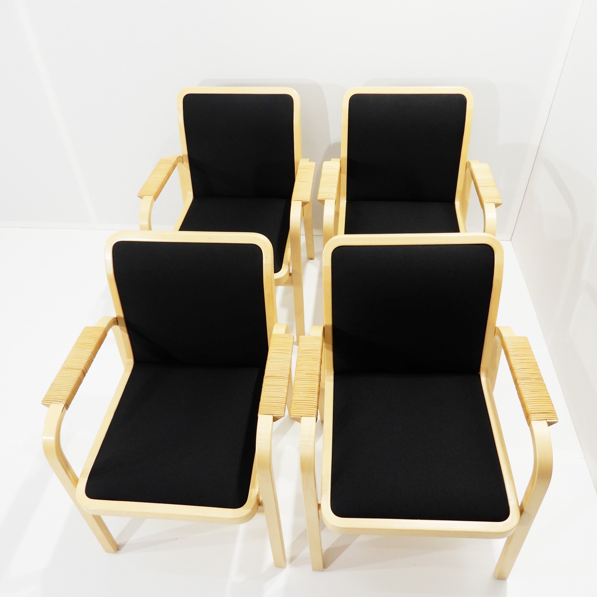 Artek Aalto E45 Nojatuoli, koivu/musta