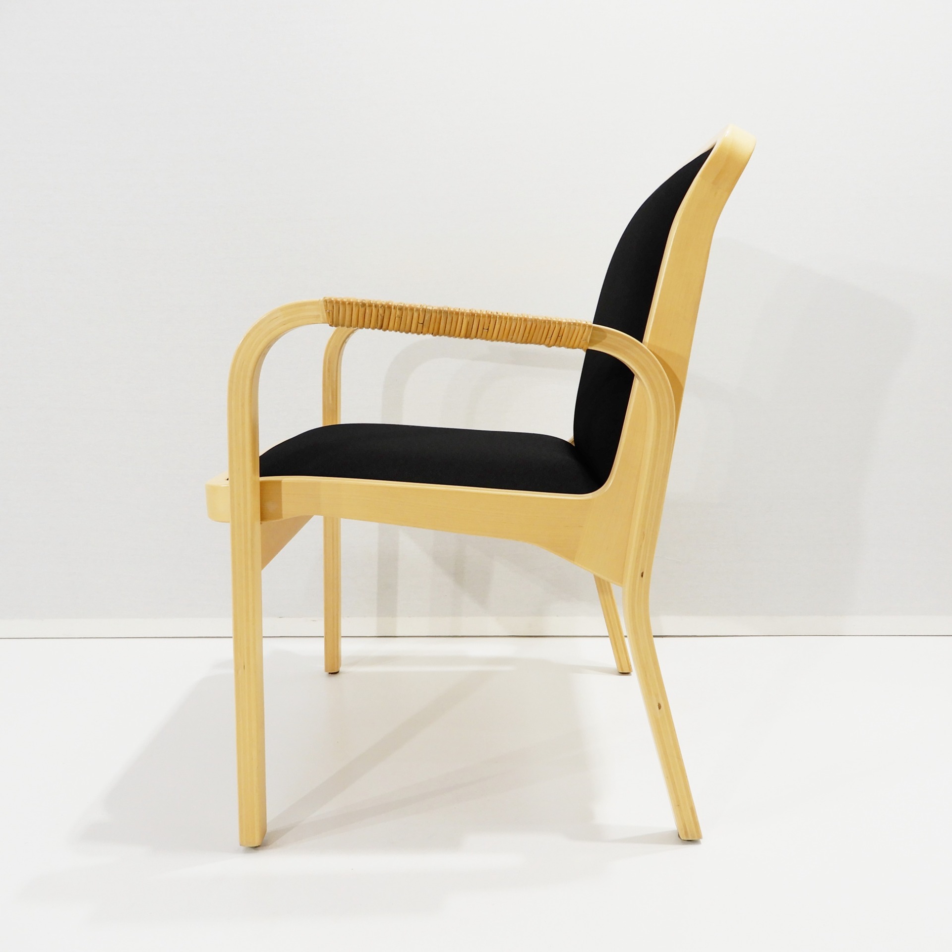 Artek Aalto E45 Nojatuoli, koivu/musta