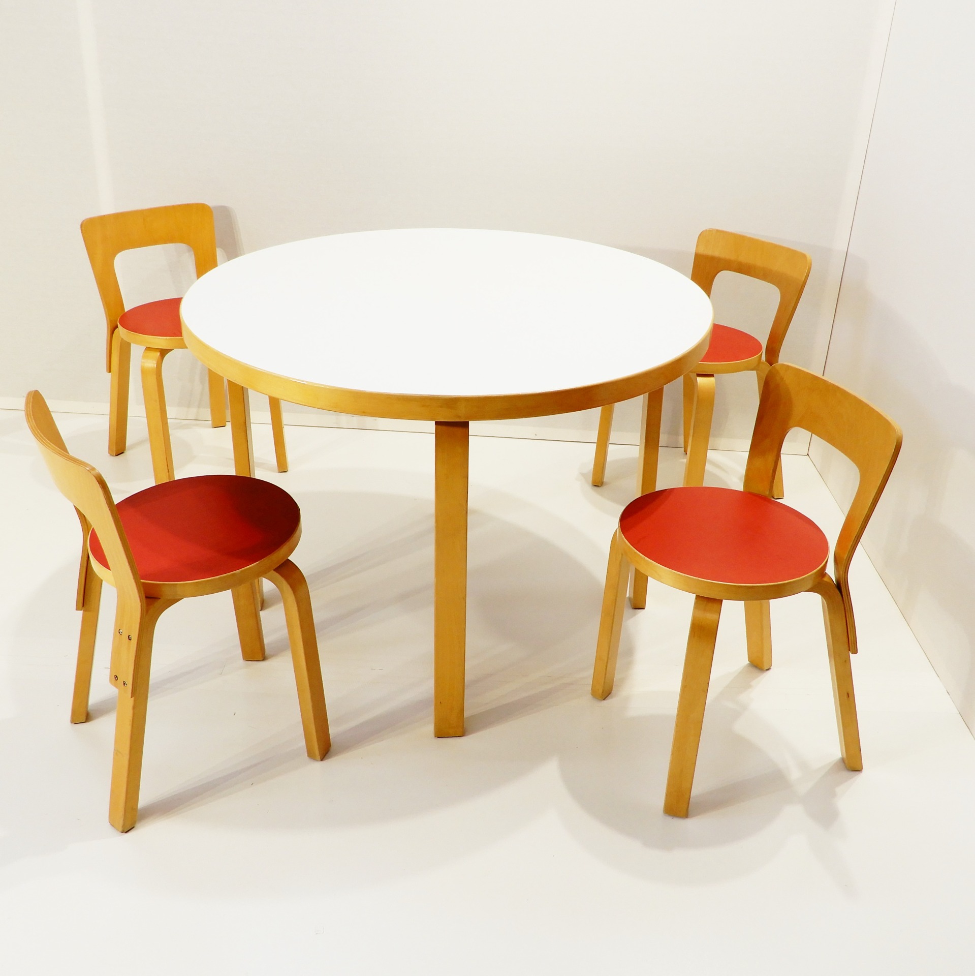 Käytetyt kalusteet verkkokaupasta - Alvar Aalto, Kukkapuro, Artek