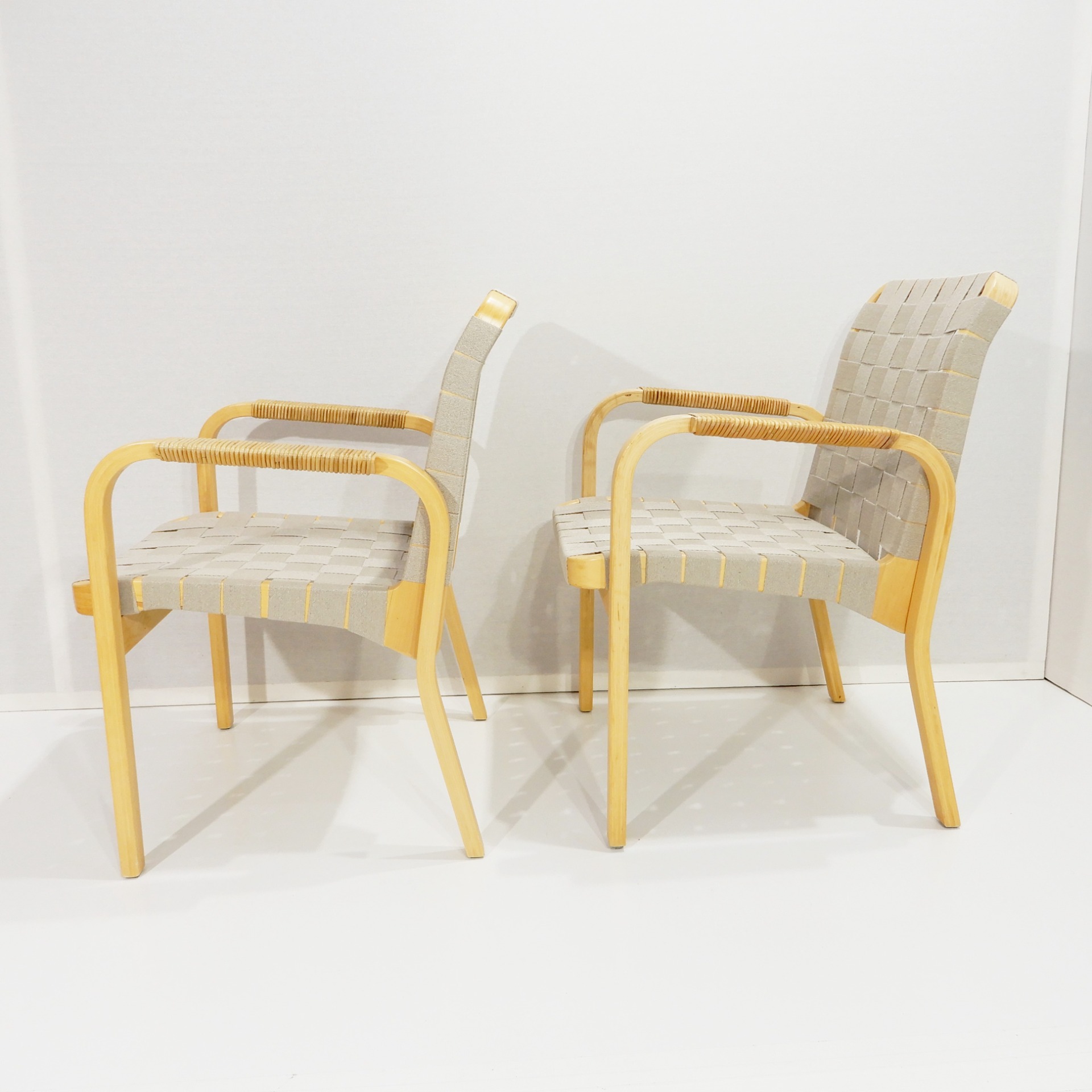 Artek, Aalto 45 nojatuoli, uudelleenverhoiltu