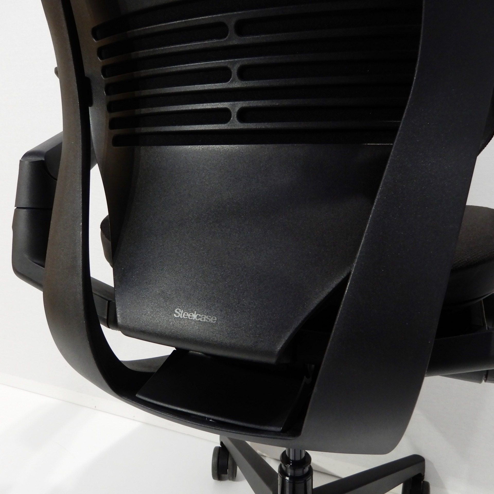 Steelcase 442A30 työtuoli, uudellenverhoiltu/ musta